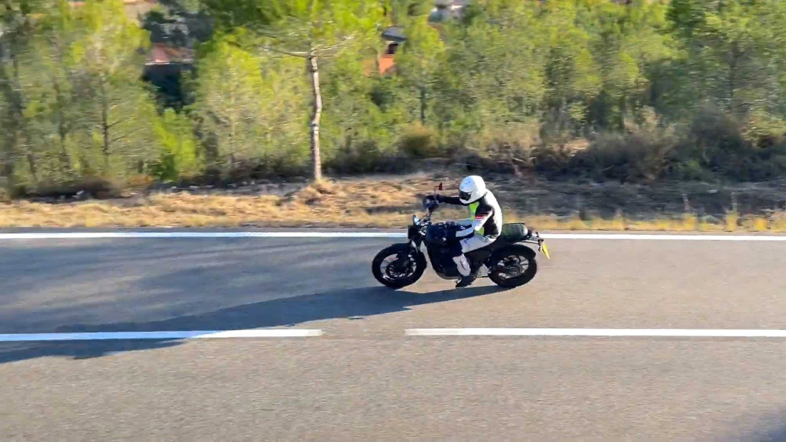 Erlkönig: Triumph's new entry-level bike - Motorcycles.News ...