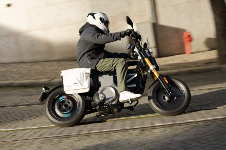 Recall: Problems with side case mounts on the BMW CE 02 from 2024 ...