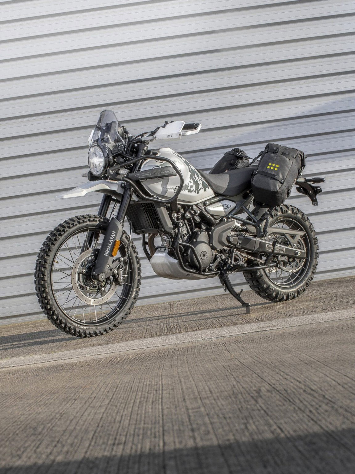 Kriega OS-BASE HIMALAYAN: Rackless adventure bags for the Royal Enfield ...