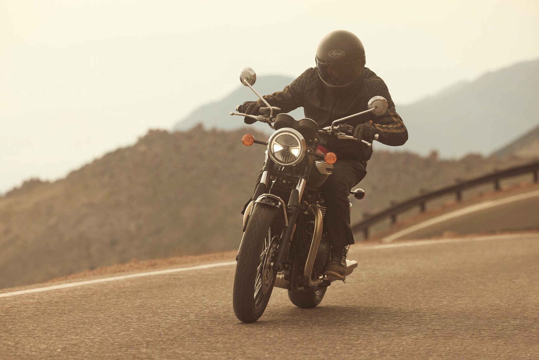 Triumph Bonneville T100, T120 & T120 Black 2026: New technology ...