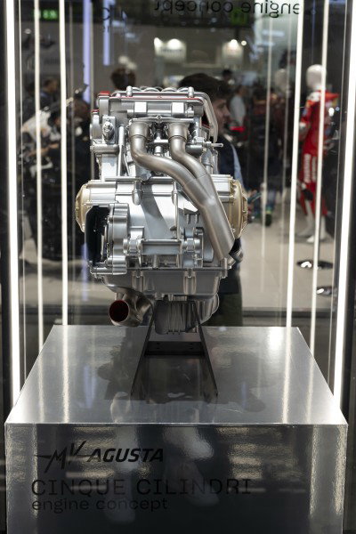MV Agusta Cinque Cilindri: Five-cylinder engine with “square ...