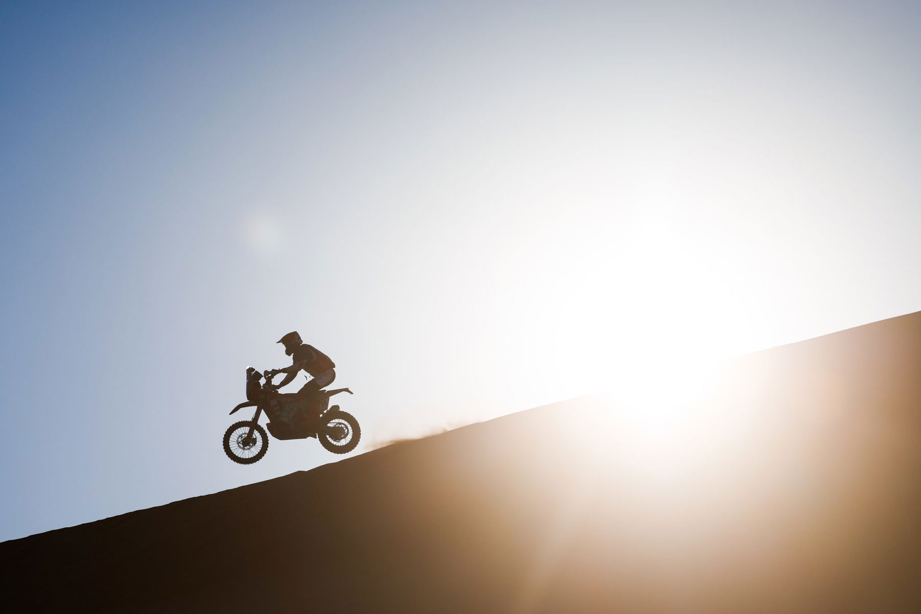Dakar 2026 after stage 8: KTM leads twice, Honda under pressure