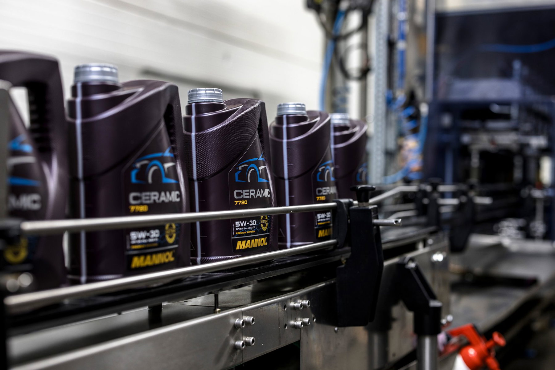 MANNOL expands production: Over one million liters of lubricants per day