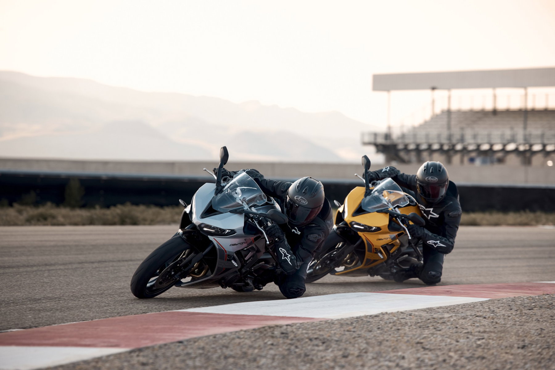 Triumph Daytona 660 2026: Einstellbare Gabel und Quickshifter