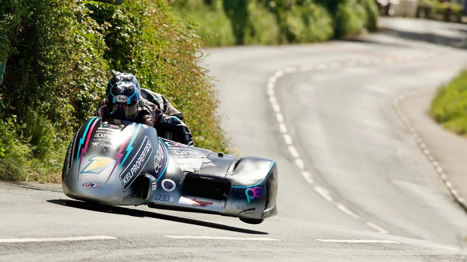 TT 2026: Schwantz Tribute, Sidecar Dominance and a Withdrawal