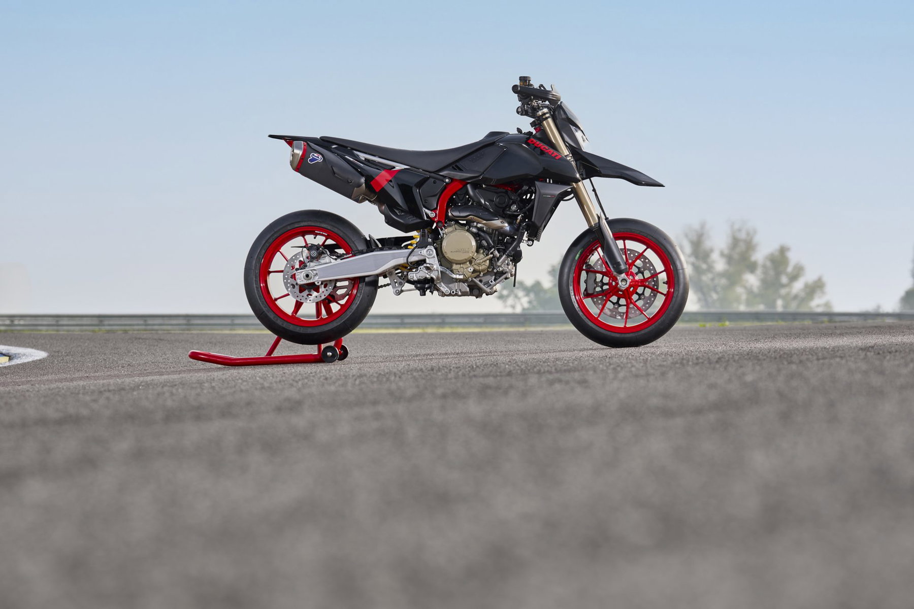 Ducati Hypermotard 698 Mono Nera 2026: Price, Specs, Features