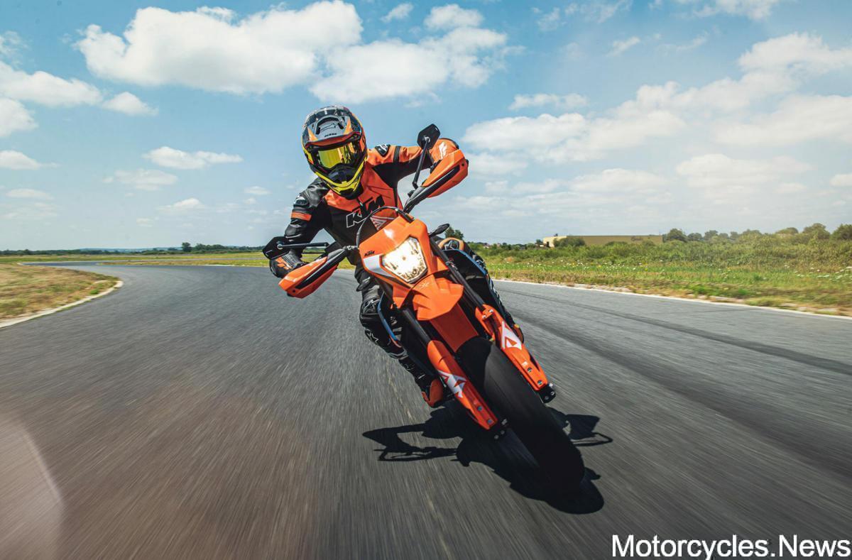 KTM 690 SMC R 2023 – Specs, Price & Photos